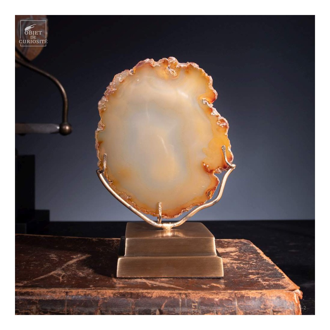 Agate dorée en tranche - socle laiton